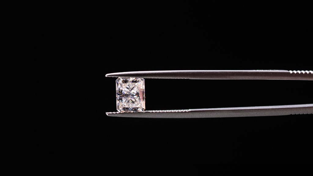 What Is A Carre Cut Diamond? – Noble House Jewelry